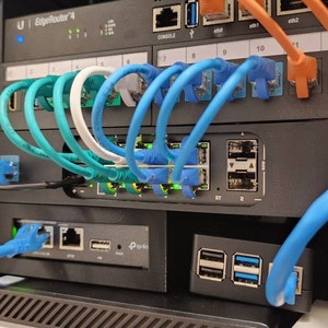 Ubiquiti Unifi Switch 8 150W Center Rack Mount - Etsy