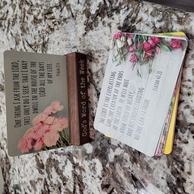 Bible Verse Cards & Holder 52 Scriptures on 26 Double-sided 5x3.5 High ...