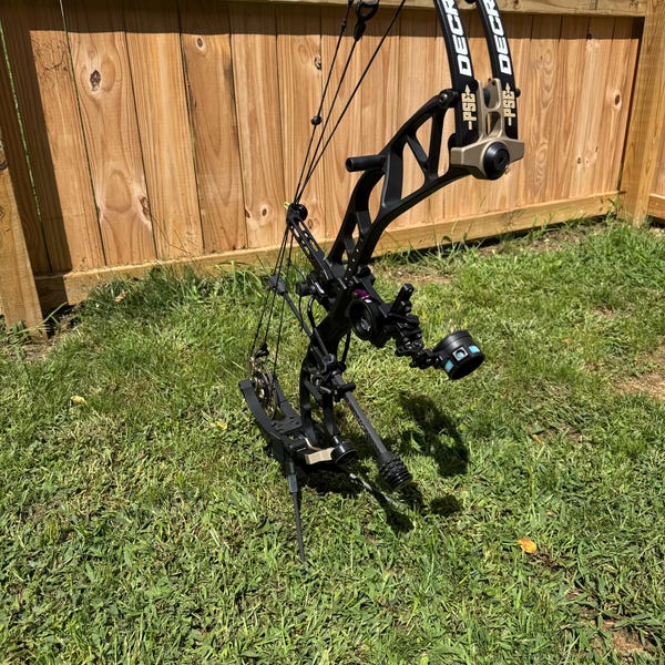 Carbon Zion/ Icon Bow Stand. - Etsy