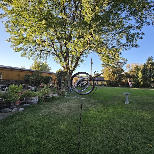 Heavy Duty Globe Weather Vane Style Metal Welded Yard Stake Wind ...