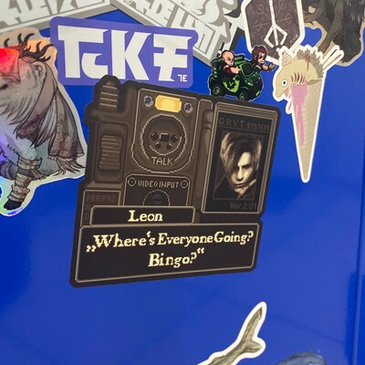 Resident Evil 4 Sticker, Leon Kennedy Sticker, Pixel Art Sticker ...