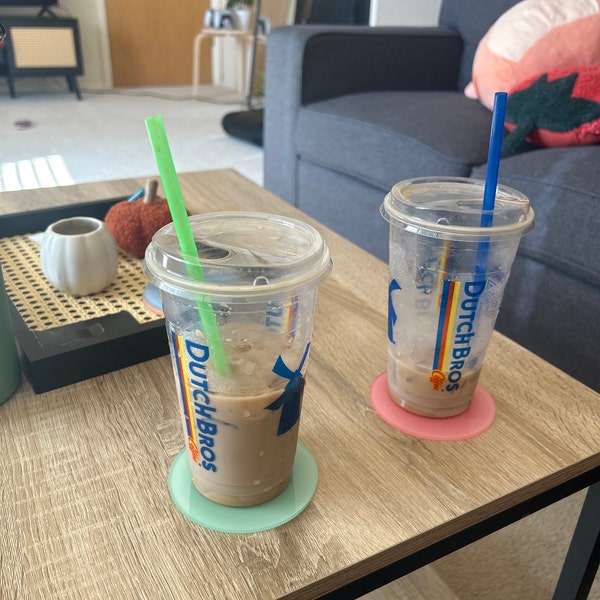 Modern Acrylic S-shape Coffee Table Sleek, Unique Acrylic S-shape Table ...