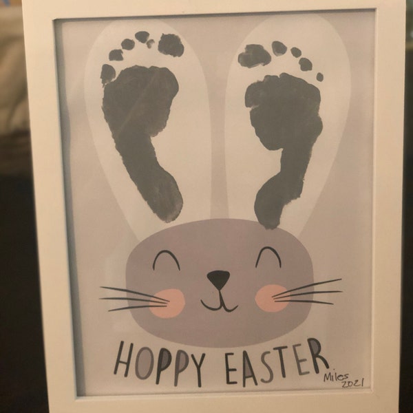 Hoppy Easter / Footprint Handprint Art / Cute Bunny Feet / Happy Easter ...