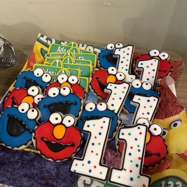1 Dozen Sesame Street Sign Number Elmo Cookie Monster Polka Dots ...