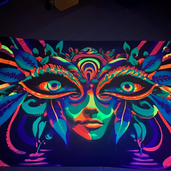 UV Reactive Décor, Triangular Ceiling Stretch Décor, Blacklight Party ...