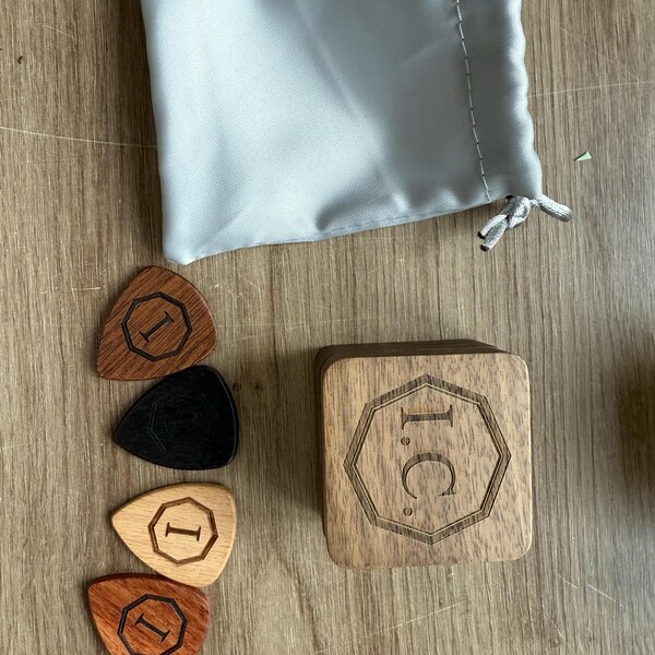 Custom Wooden Guitar Picks Box,personalized Guitar Pick Holder Storage ...