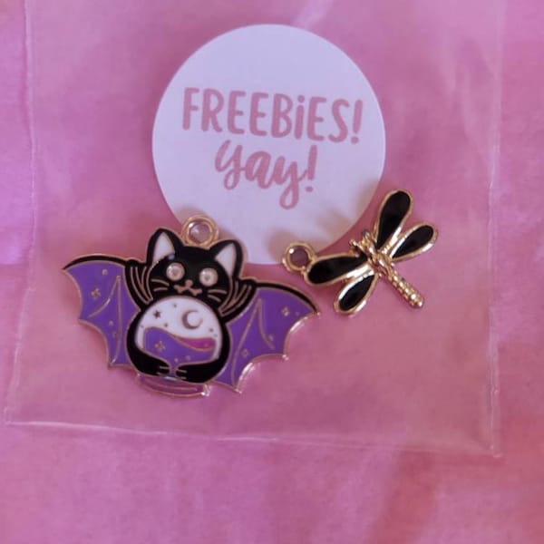 Small Enamel Scallop Shell Charm | Ocean Charms | Summer Charms | Bulk ...