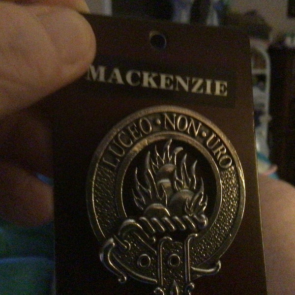 Mackenzie Cap Badge - Pewter Clan Crest Badge - Gaelic Themes Cap Badge ...