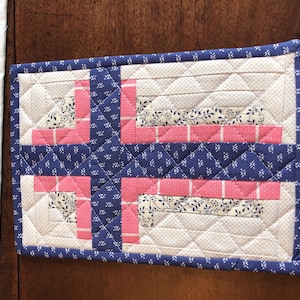 Log Cabin Cross Mug Rug Pattern - Etsy