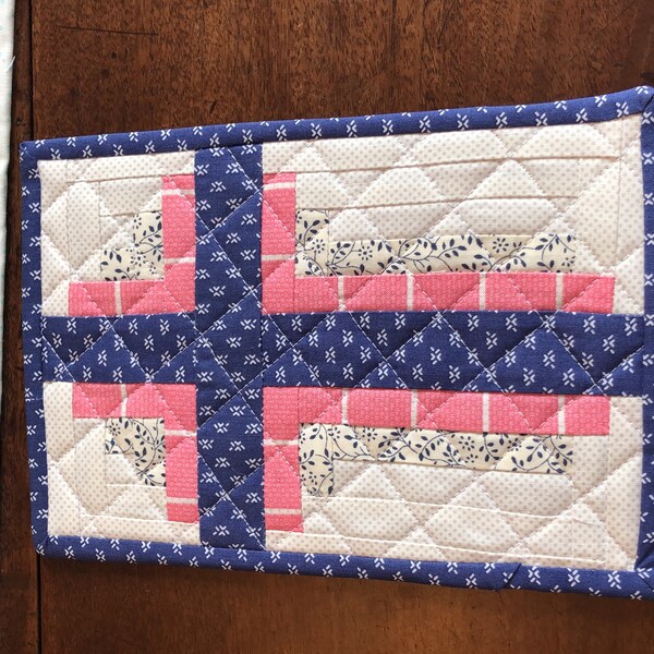 Log Cabin Cross Mug Rug Pattern - Etsy