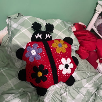 Crochet Ladybug Throw Pillow Pattern - Etsy