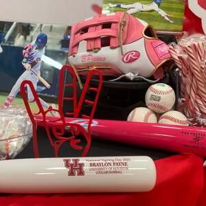 Texas Longhorns Hand Sign Collegiate Hand Gesture Hook 'em Horns Symbol ...