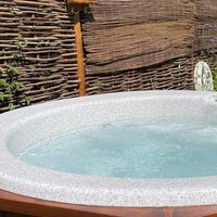 4 Pane RH Hot Tub Robe Towel Hanger Shelf - Etsy UK