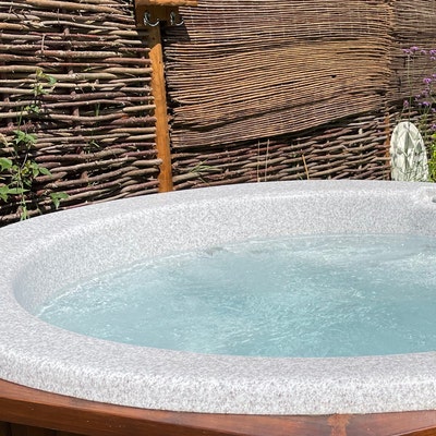 4 Pane RH Hot Tub Robe Towel Hanger Shelf - Etsy UK