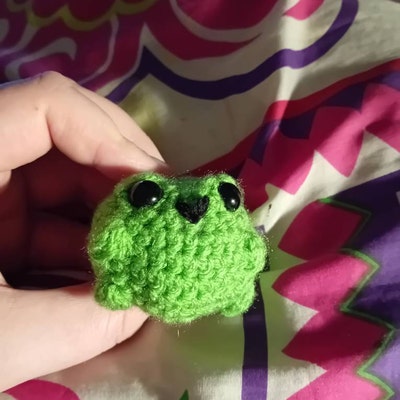 Ted the Thick Toad, Free NO-SEW Crochet Amigurumi PDF Pattern, Small ...
