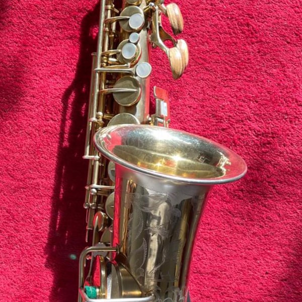 The Wall Hanger - Saxophone Wall Stand - Gift for Saxophonist Player ...