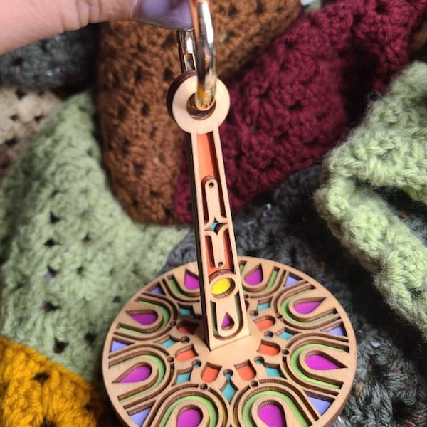 Pallas Lemonwood Mini Minder (pat. Pend.): Portable Wrist Yarn Holder - Etsy