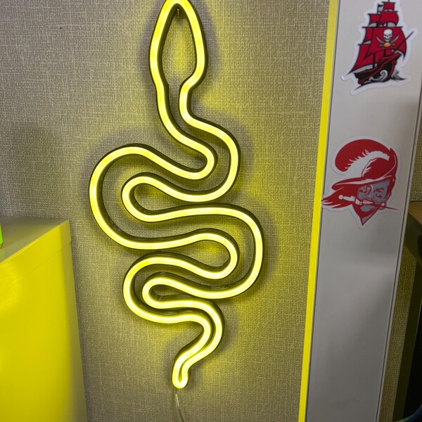 Croissant Neon LED Sign | Bakery Cafe Decor | French Pastry Wall Art ...