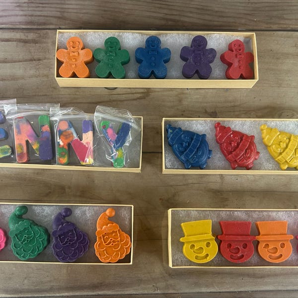 Farm Tractor Themed Coloring Party Favors , Personalized Crayons, Pig ...