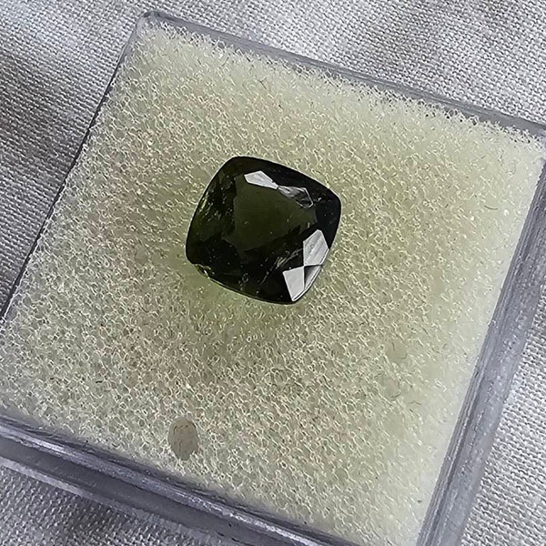 Moldavite Oval 6x4mm Brilliant Cut Green Loose Stone Natural Loose ...