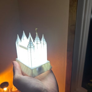 The Christus Statue Minimalistic 3D Printed Low Poly Modern Christian ...