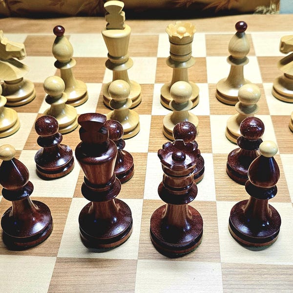 Rio Staunton Series Boxwood Chess Pieces, Biggy Knight Giant Chess Set ...