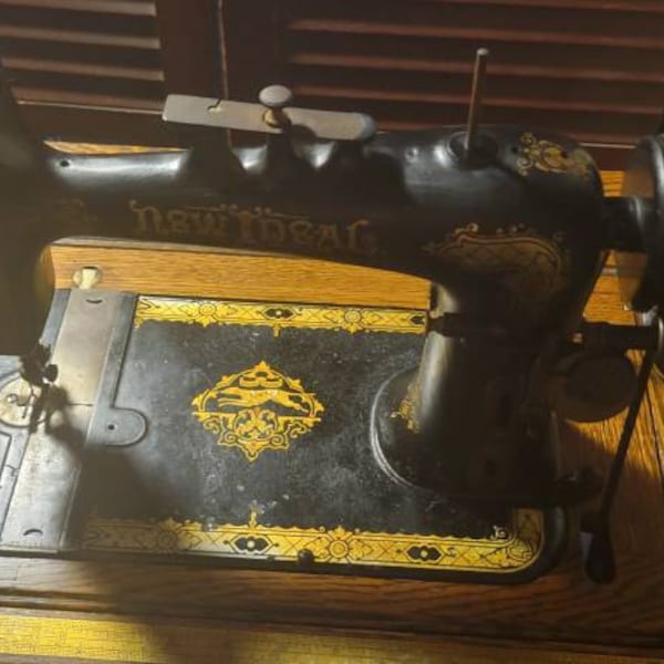 Vintage Singer Sewing Machines: Singer Red Eye 66 Nose Plate With Screw ...