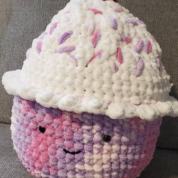 Giant Plush Cupcake Crochet Pattern, Jumbo Amigurumi Pattern, Crochet ...