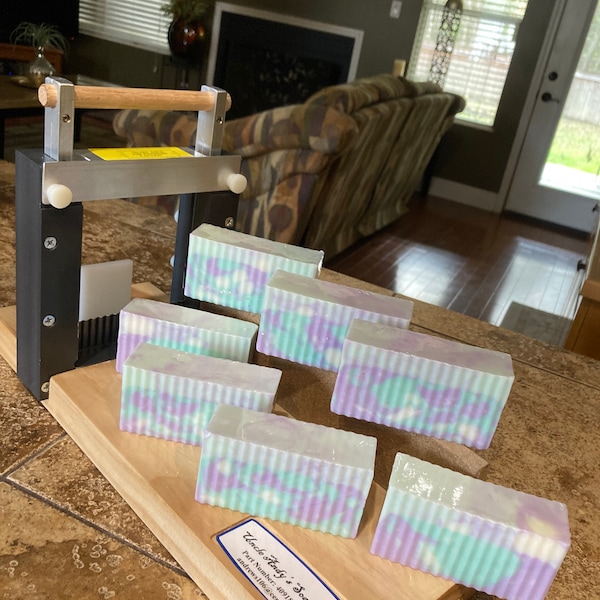 Uncle Andy's Soap Cutter - Wavy Blade (crinkle Cut) Soap Loaf Cutter ...