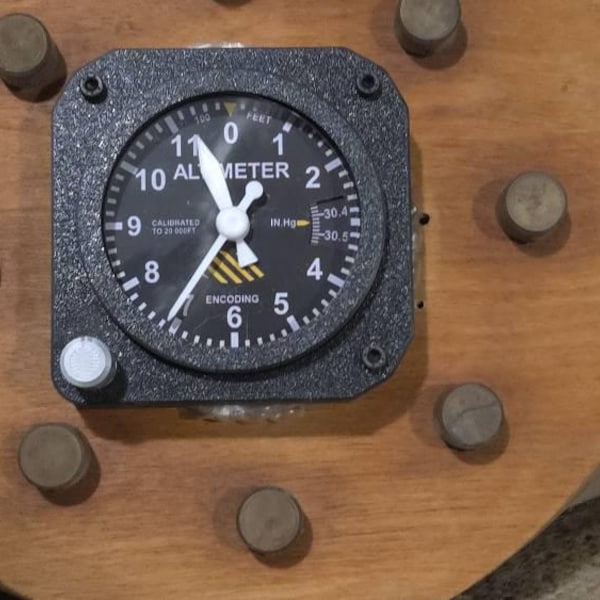 Altimeter Desk Clock – Aviation-inspired Clock for Pilots, Aviation ...