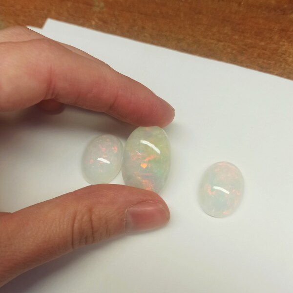 Natural 5 Carats Round Snow Opal, Opal With Full Fire Round Opal ...