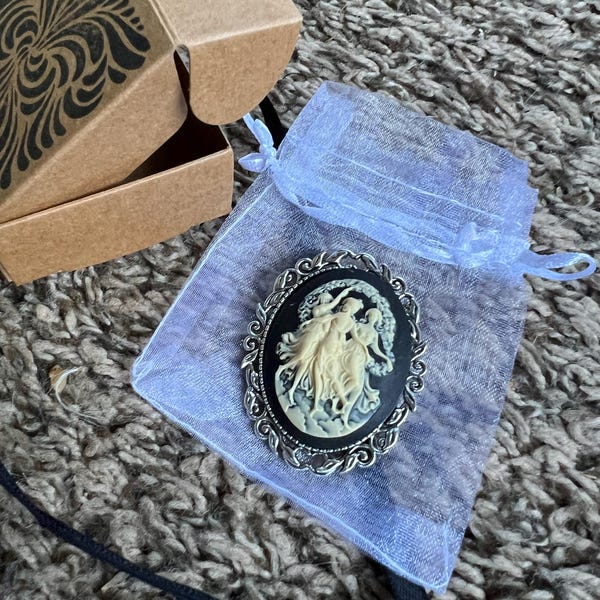 Werewolf Glow in the Dark Crystal Necklace, Blue Glowing Glass Crystal ...