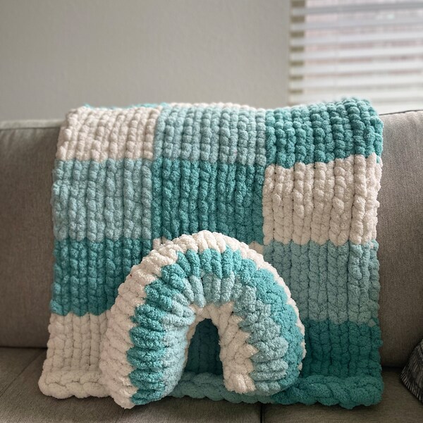 Milaney Rainbow Pillow Tutorial / Pattern, Finger Knitting / DIY ...