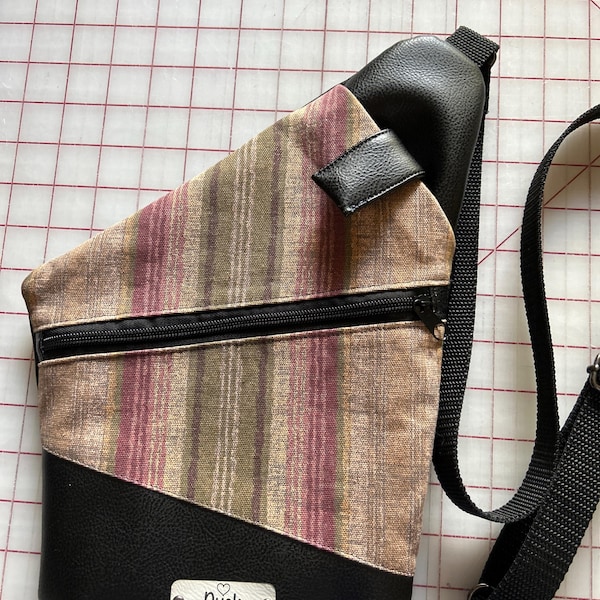 Traveler Pouch SEWING PATTERN, Easy Travel Bag Pattern, Unisex ...