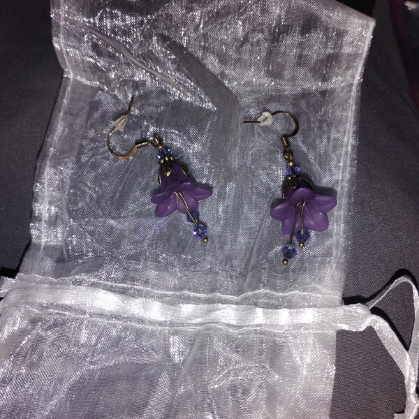 Puca Shell Necklace. Square Puca Shells Beads Strung on Wire. Silver ...