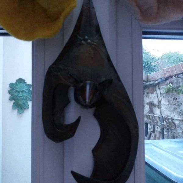 Hanging Bat With Curved Wing (T/BAT1CV) Metal Bat Outdoor Ornament ...
