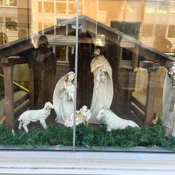 Ready to Ship,large Traditional Log Nativity Stable, 18 1/2x 15x 13 1/4 ...