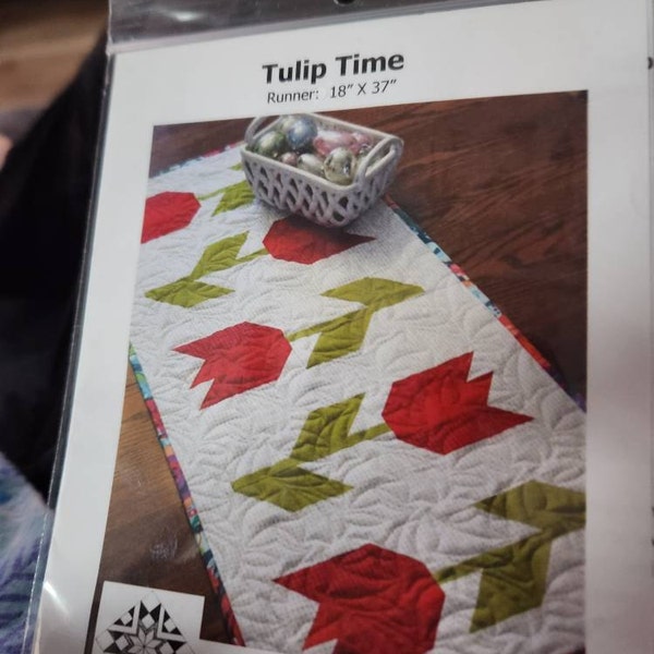 Tulip Time Table Runner Pattern by Creekside Stitches *spring Table ...