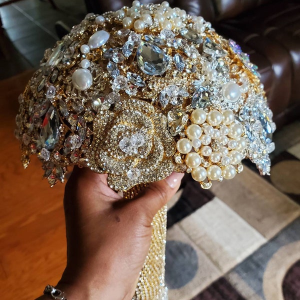 White Black Bridal Bouquet | Bling Bouquet | Brooch Bouquet | Wedding ...