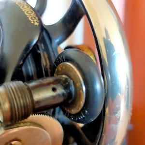 Authentic SINGER Vintage Sewing Machine Bobbin Winder O-ring Rubber ...