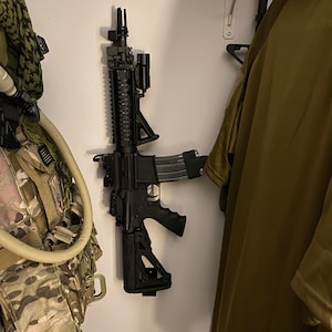 Vertical Gun Wall Mount - Etsy