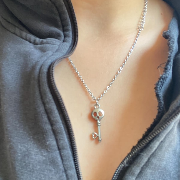 Death Deaths Head Hawk Moth Silver Pewter Effect Charm Necklace Pendant ...