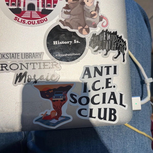 El Conejo Malo Sticker - Etsy