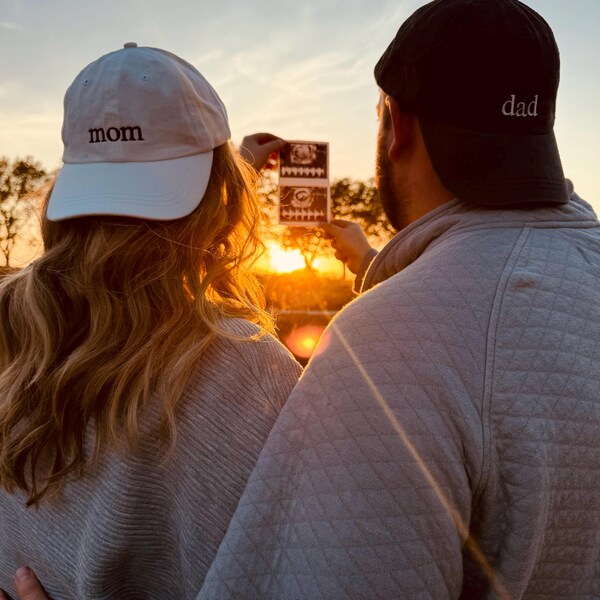 Mom and Dad Baseball Caps, Pregnancy Announcement Hats, Set of 2 ...
