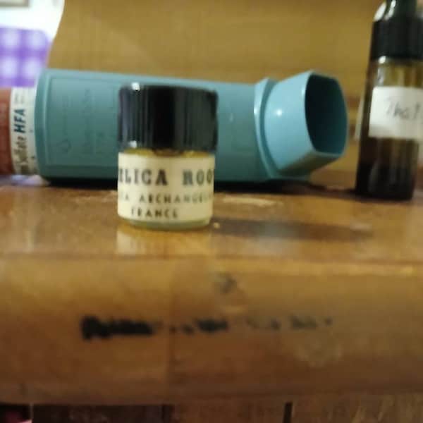 Gurjun (gurjum) Balsam, Dark, Essential Oil, Dipterocarpus Turbinatus ...