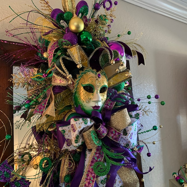 Candy Corn Teardrop Swag. Halloween Candy Wreath, Halloween Teardrop ...