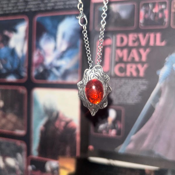 Dante's Amulet Necklace: Devil May Cry Cosplay Jewelry - Etsy