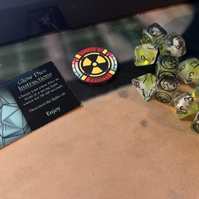Nuclear Fallout Exclusive 11 Dice Set Glow in the Dark Nuke Wasteland ...