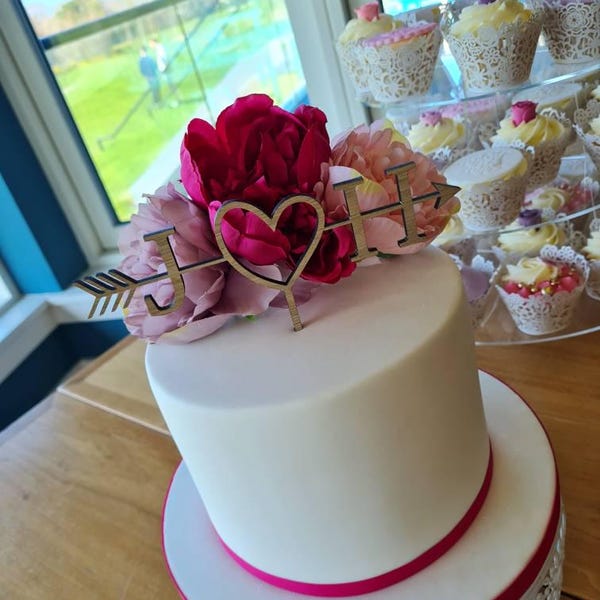 8 X Tea Roses, Small Silk Bouquet, Mixed Open Roses and Rose Buds ...