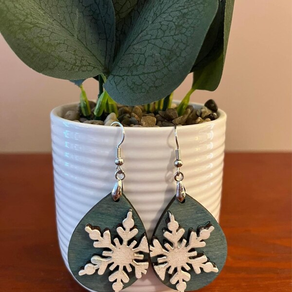 Snowflake Earring SVG File: Christmas Winter Earrings (glowforge File ...